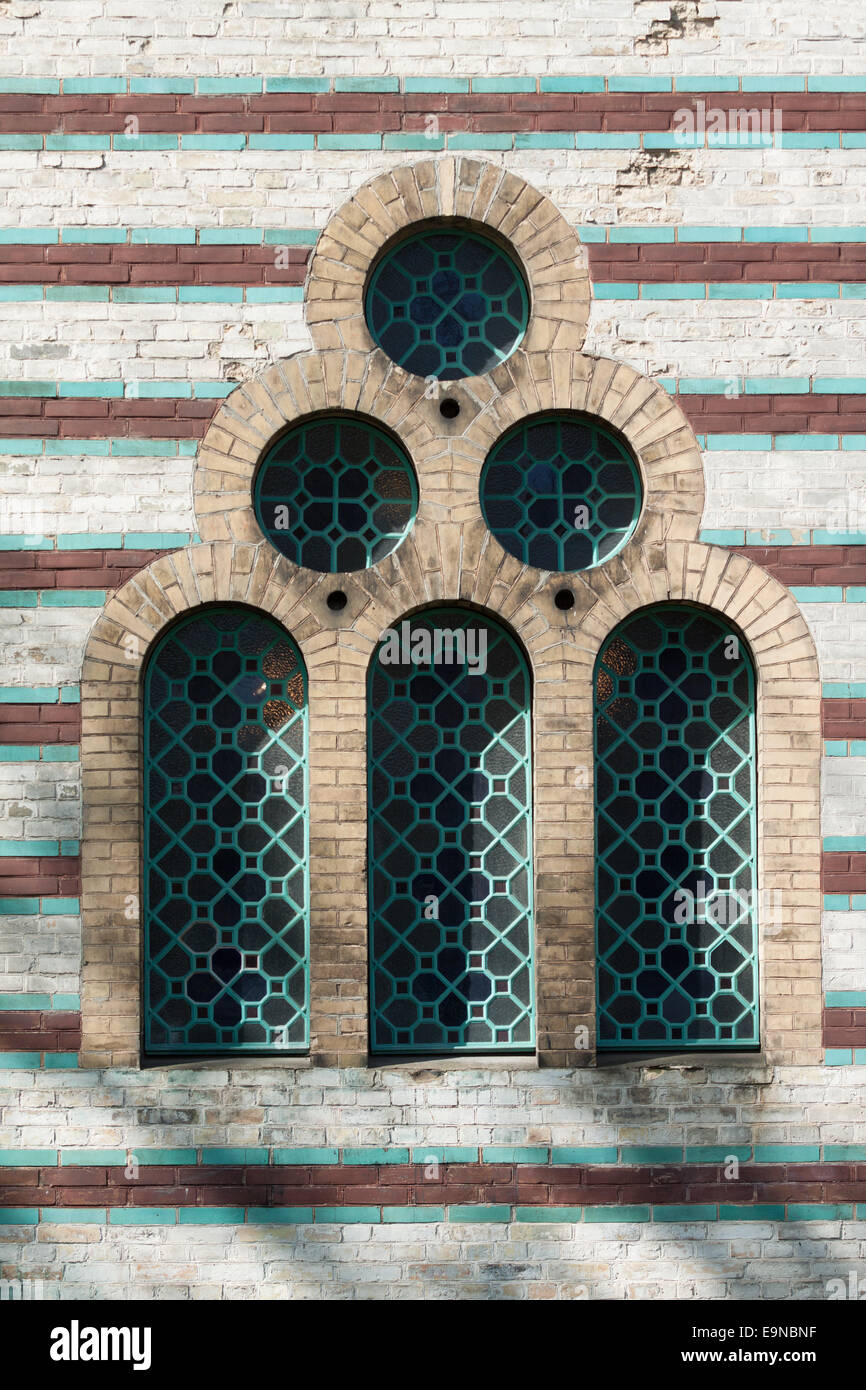 Mosque wall window hi-res stock photography and images - Alamy