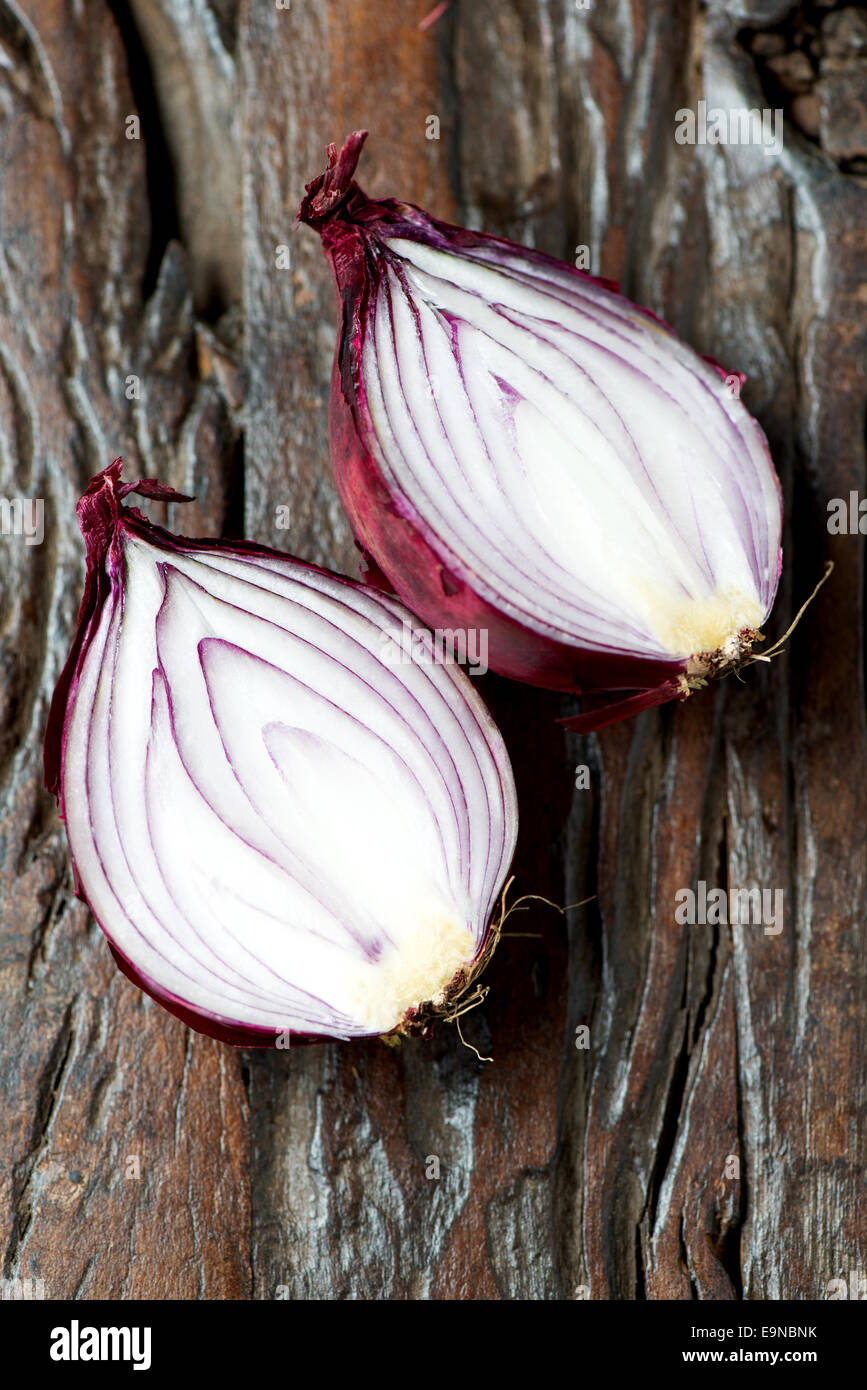 White onions on old hi-res stock photography and images - Alamy