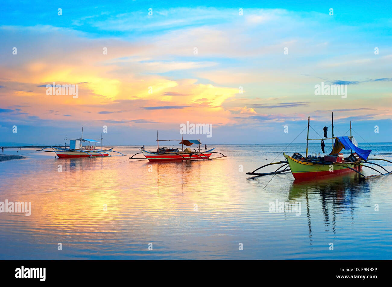 Traditional Philippines boats Stock Photo - Alamy