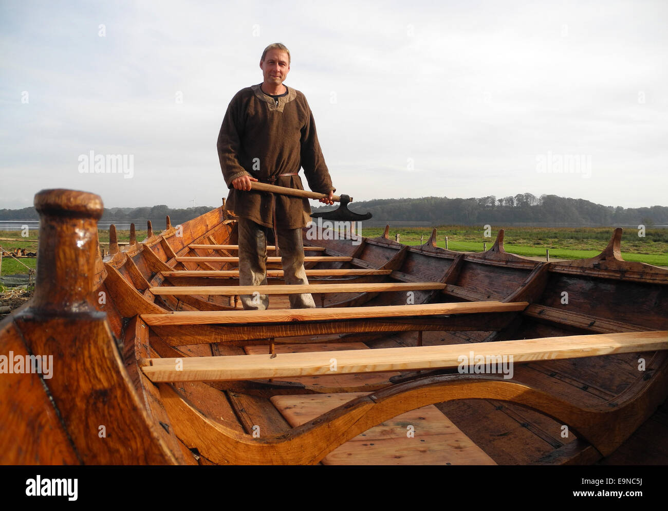 Viking shipbuilding hi-res stock photography and images - Alamy