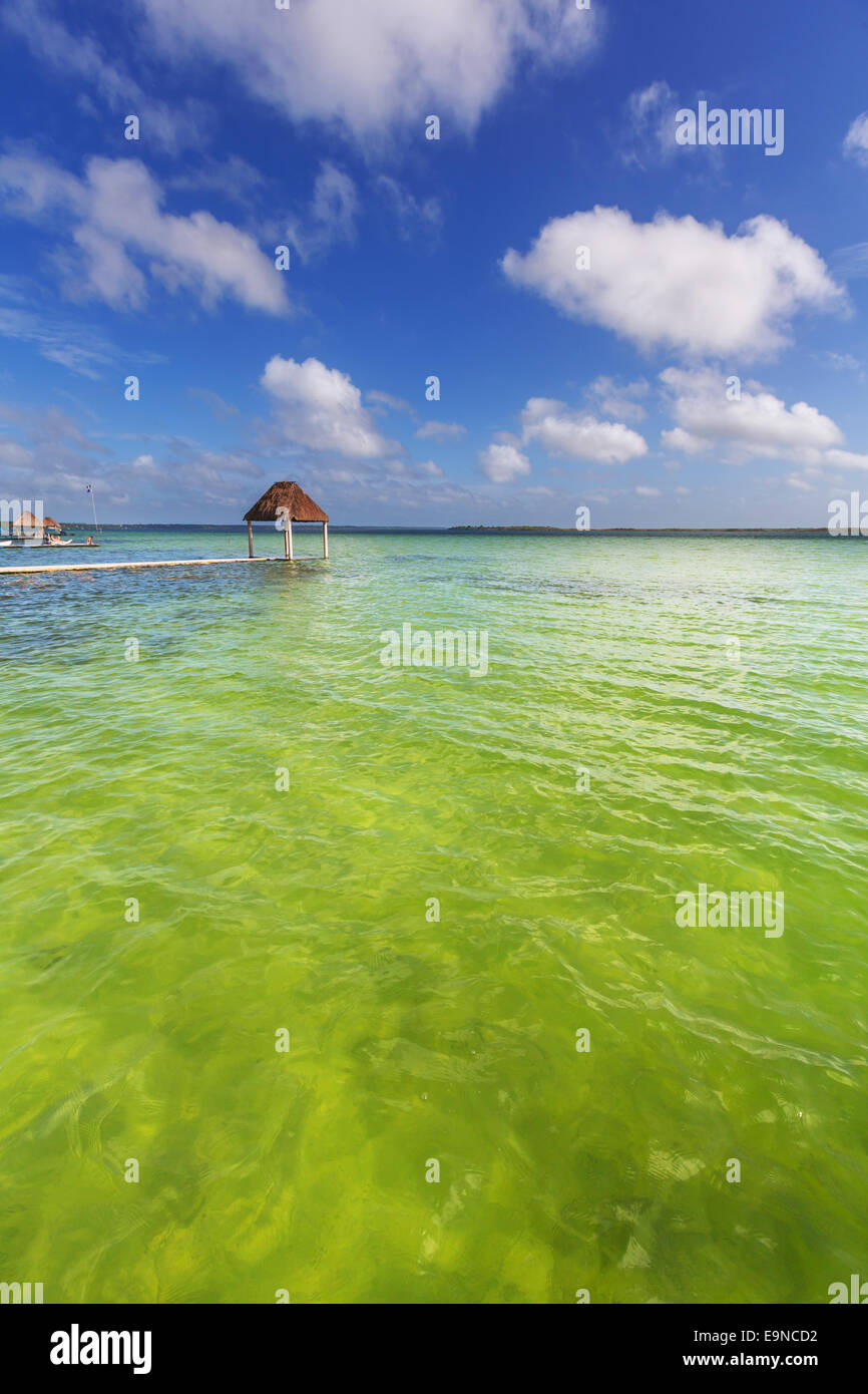 Beach bungalow sea hut palapa hi-res stock photography and images - Alamy
