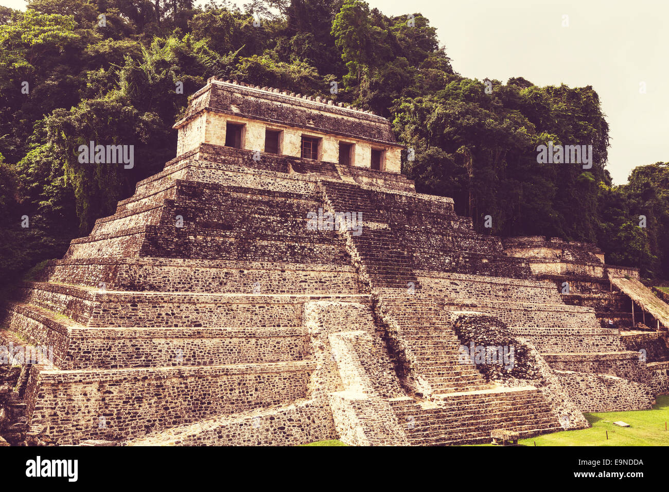 Mayan tower palace palenque hi-res stock photography and images - Alamy