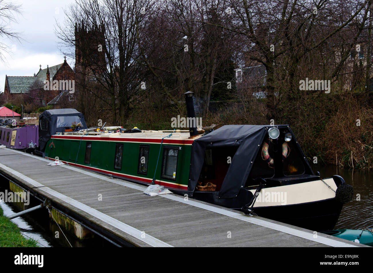 Barges on the Union Canal in Edinburgh, Scotland Stock Photo - Alamy