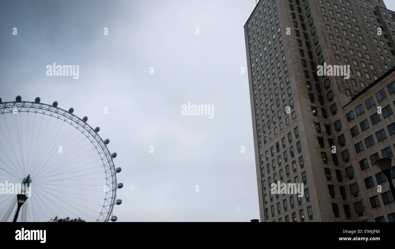 The Shell Building Stock Photo - Alamy