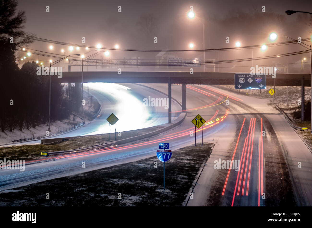 Wet highway night hi-res stock photography and images - Alamy