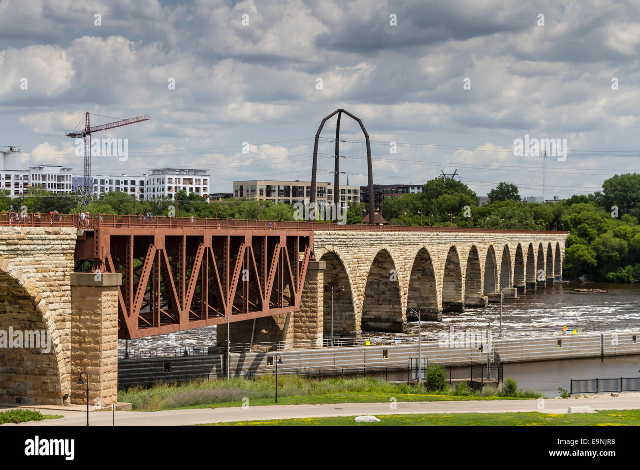 Stone Arch Bridge, Minneapolis, Minnesota, USA Stock Photo - Alamy