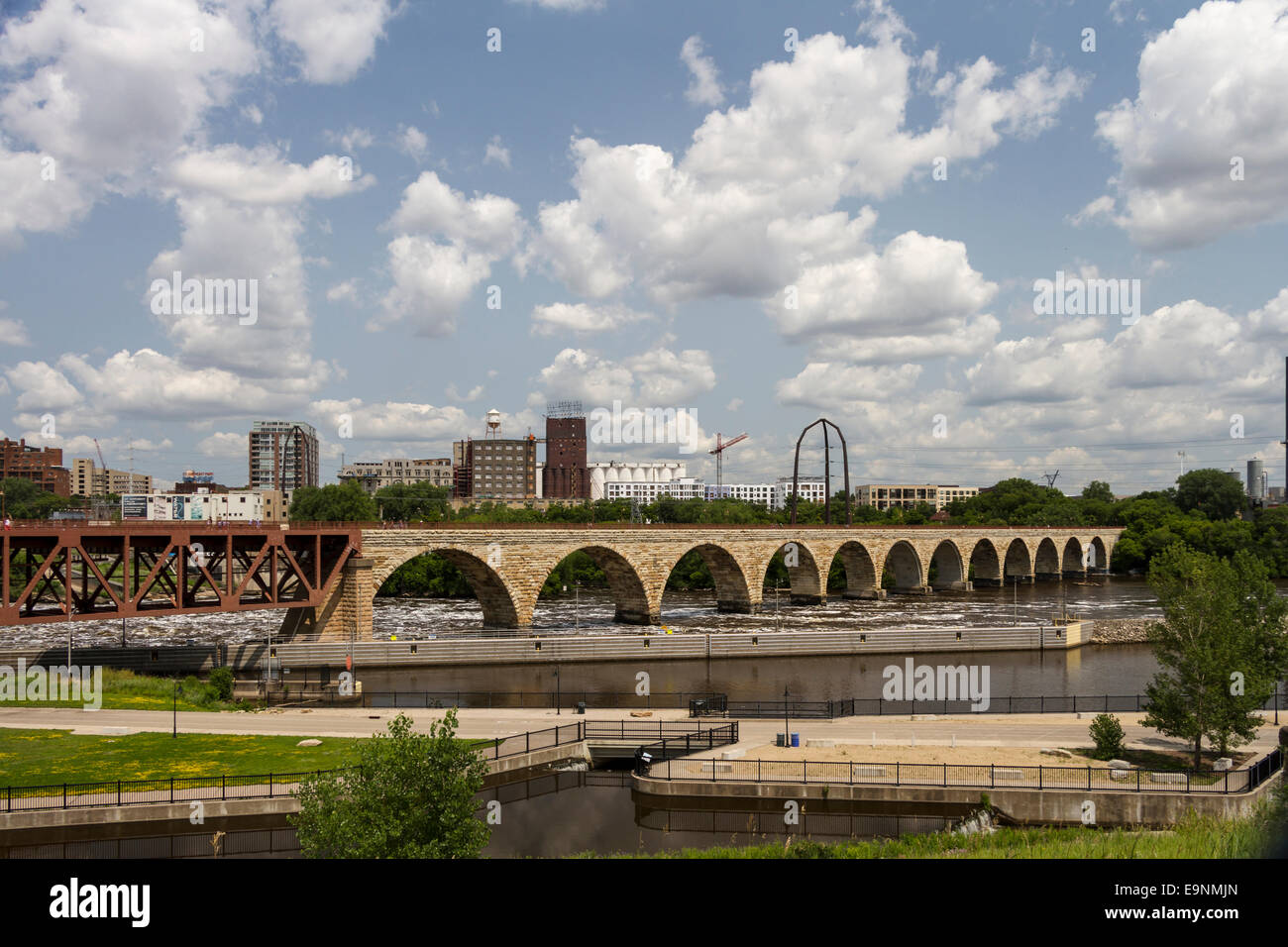Stone Arch Bridge, Minneapolis, Minnesota, USA Stock Photo - Alamy