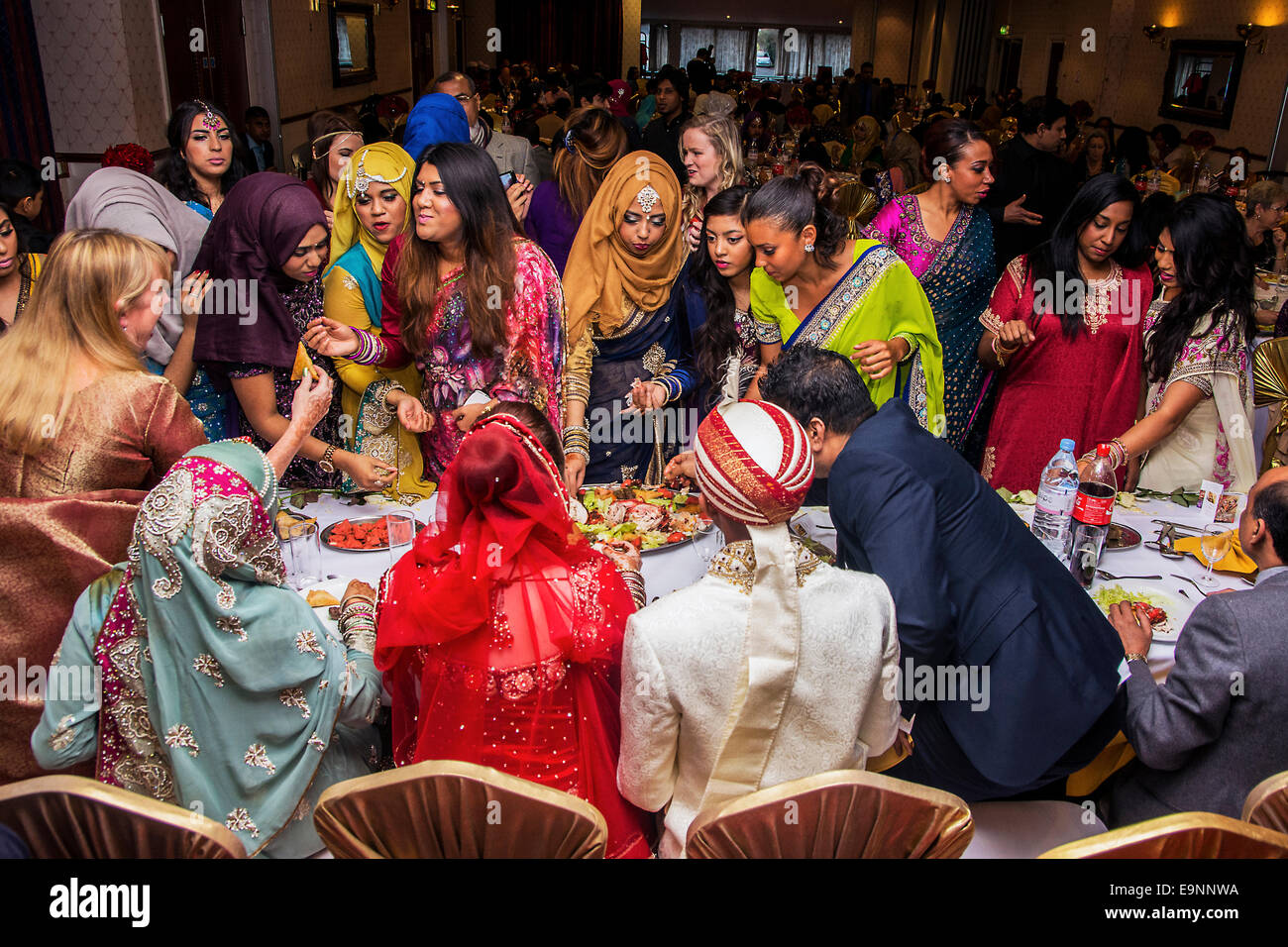 Indian wedding food hi-res stock photography and images - Alamy