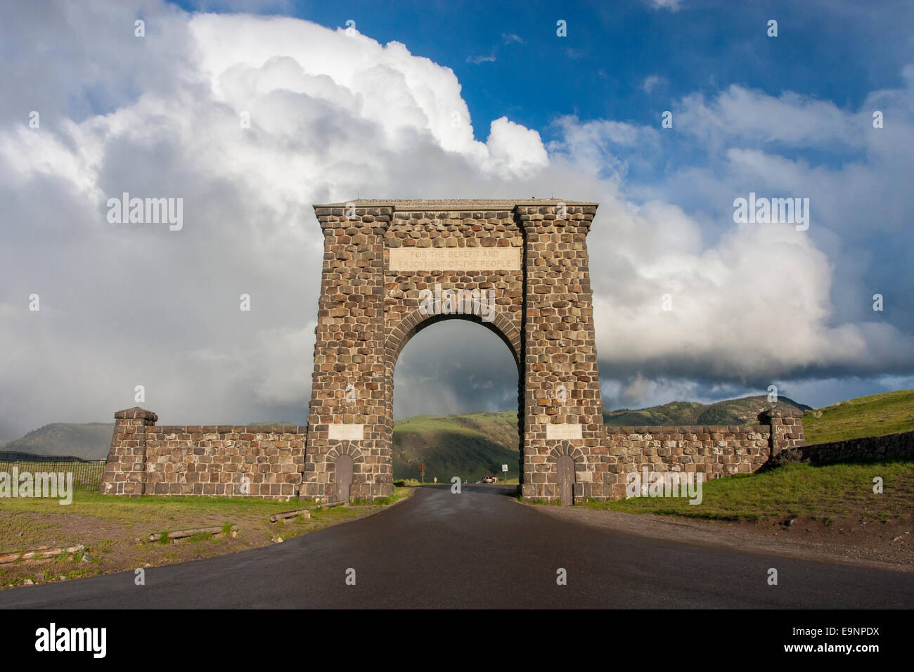 Roosevelt Arch at the North Entrance of Yellowstone National Park Stock ...