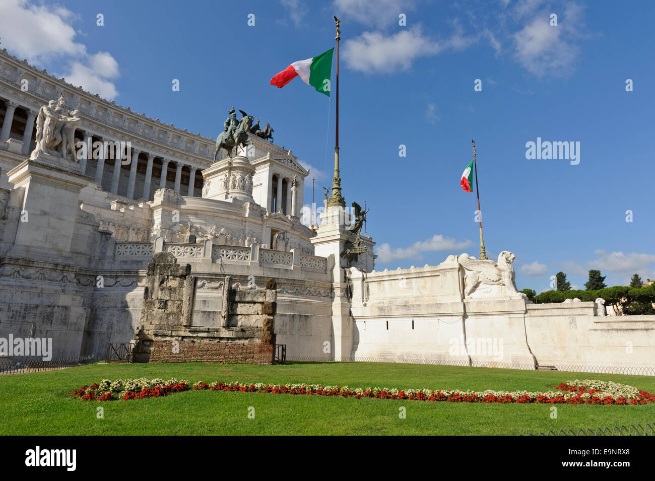 The iconic Victor Emmanuel II white building with historical statues in ...