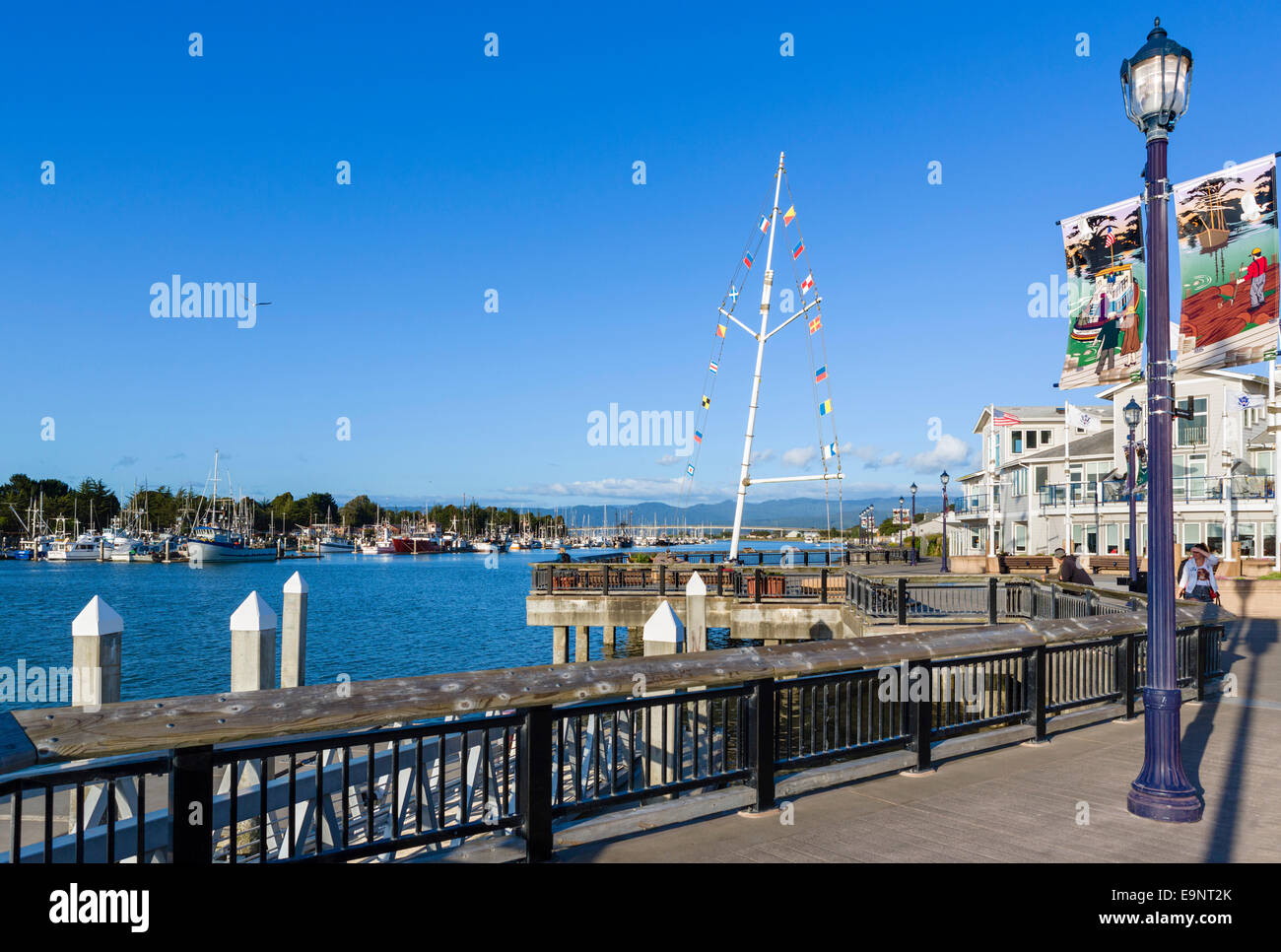 The Boardwalk and harbour in downtown Eureka in the late afternoon ...