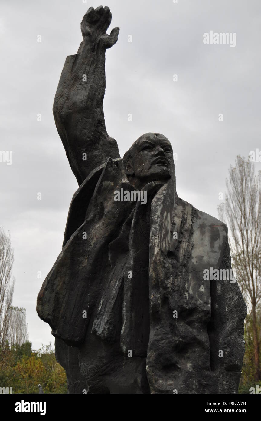 Sofia museum of socialist art, Sofia, Sofia museum, Statues, Sofia ...