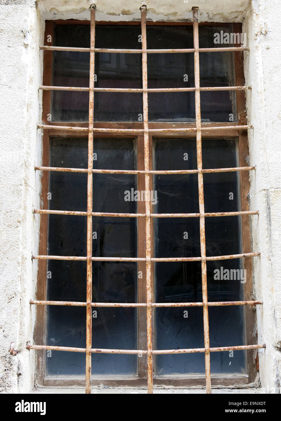 Metal barred windows hi-res stock photography and images - Alamy