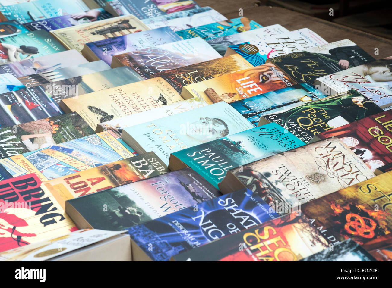 Books displayed hi-res stock photography and images - Alamy