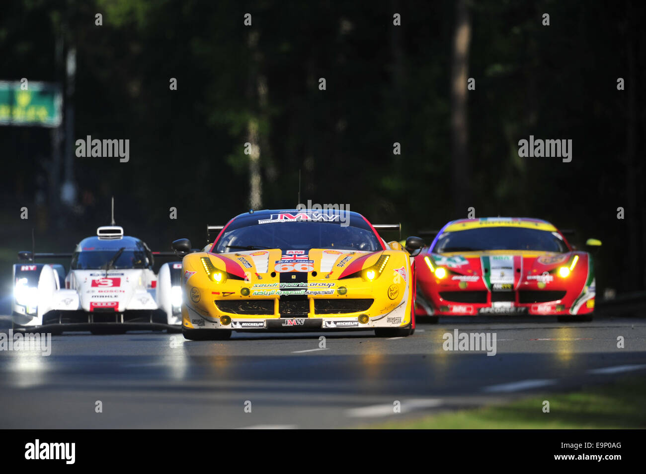 Ferrari le mans hi-res stock photography and images - Alamy