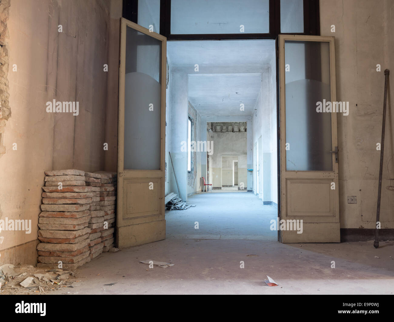 Interiors of an abandoned madhouse in the downtown Stock Photo - Alamy