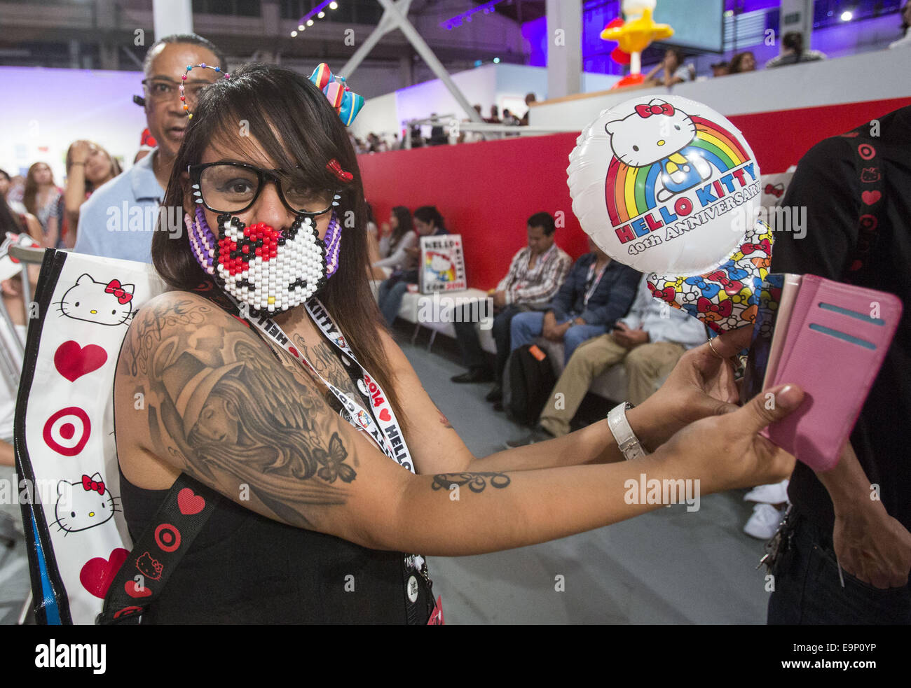 Los Angeles, California, USA. 30th Oct, 2014. A fan wears a Hello Kitty ...