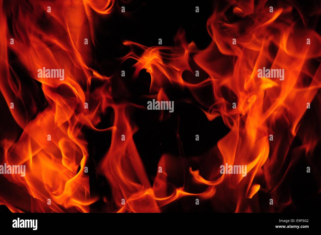 Campfire display hi-res stock photography and images - Alamy