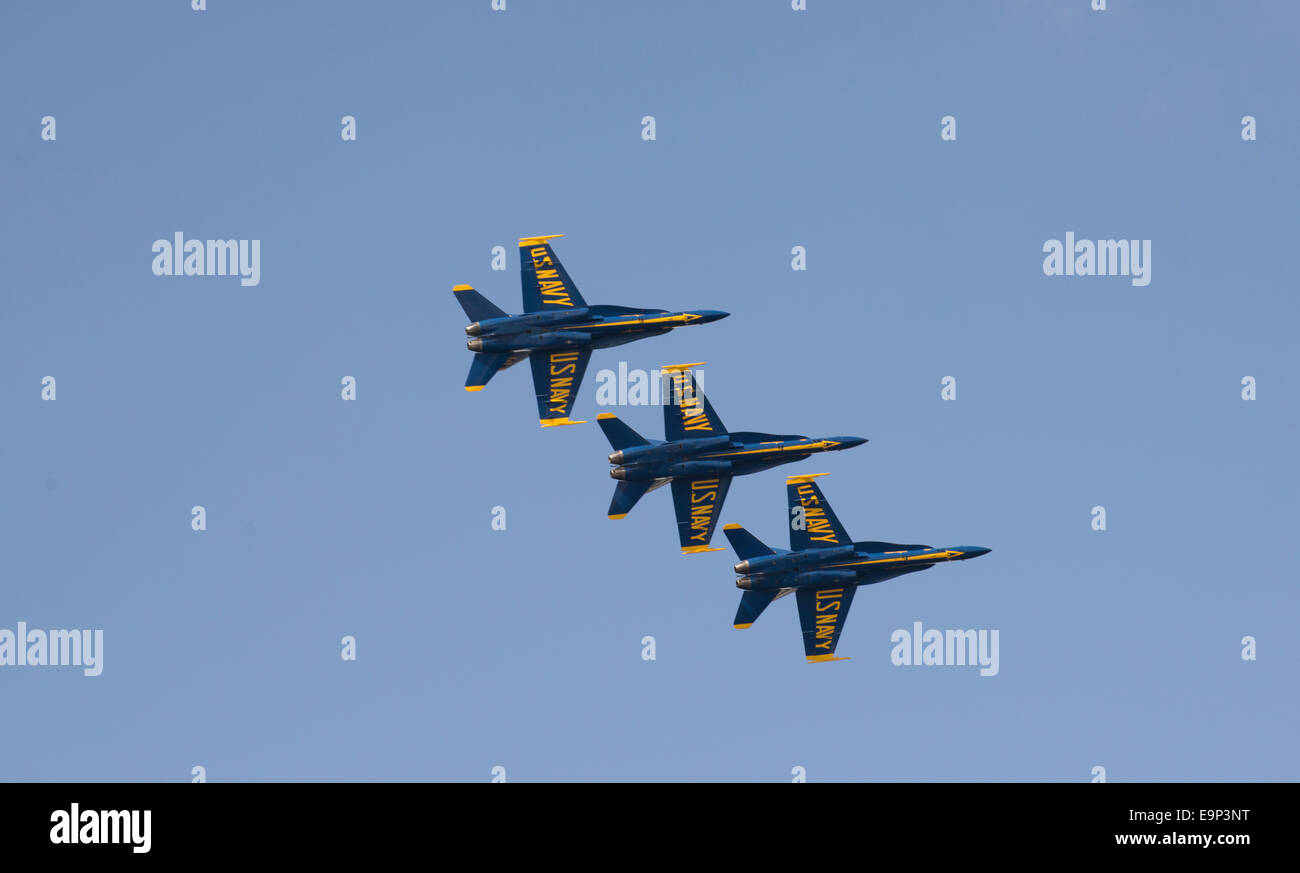 Blue angels formation hi-res stock photography and images - Alamy