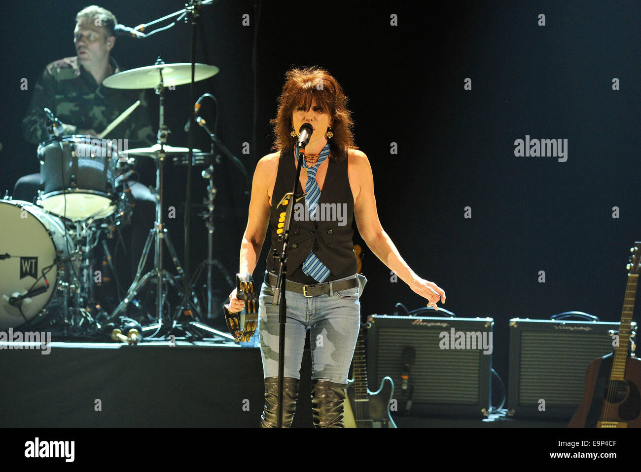 Singer chrissie hynde hi-res stock photography and images - Alamy