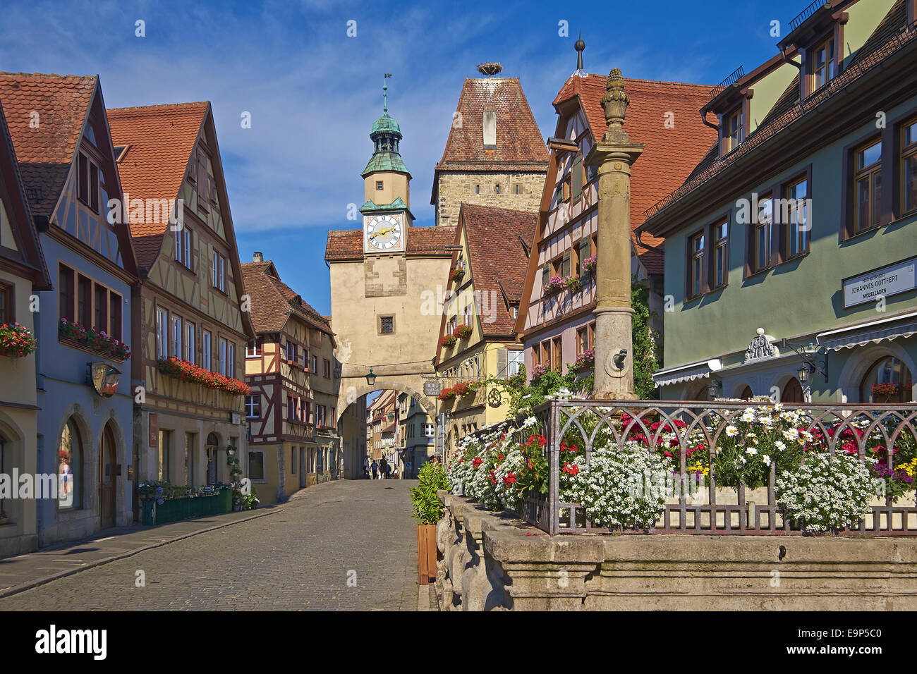 Markus Tower and fountain with Roederbogen, Rothenburg ob der Tauber ...