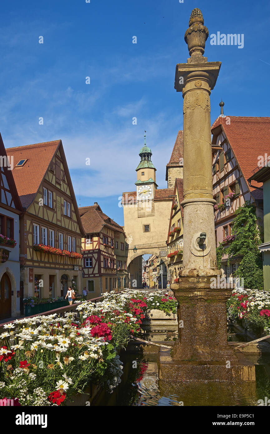Markus Tower and fountain with Roederbogen, Rothenburg ob der Tauber ...