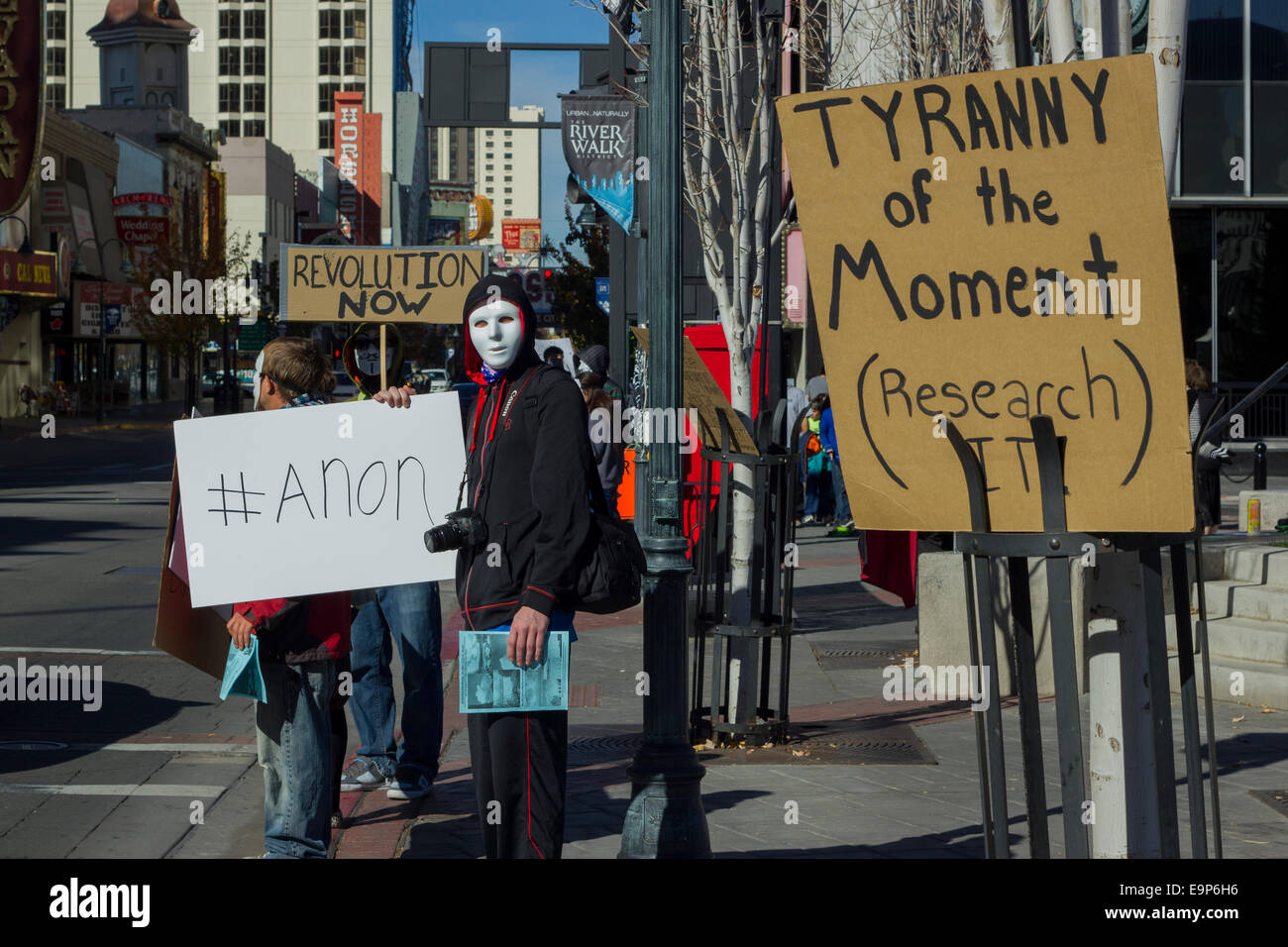 Income inequality protest hi-res stock photography and images - Alamy