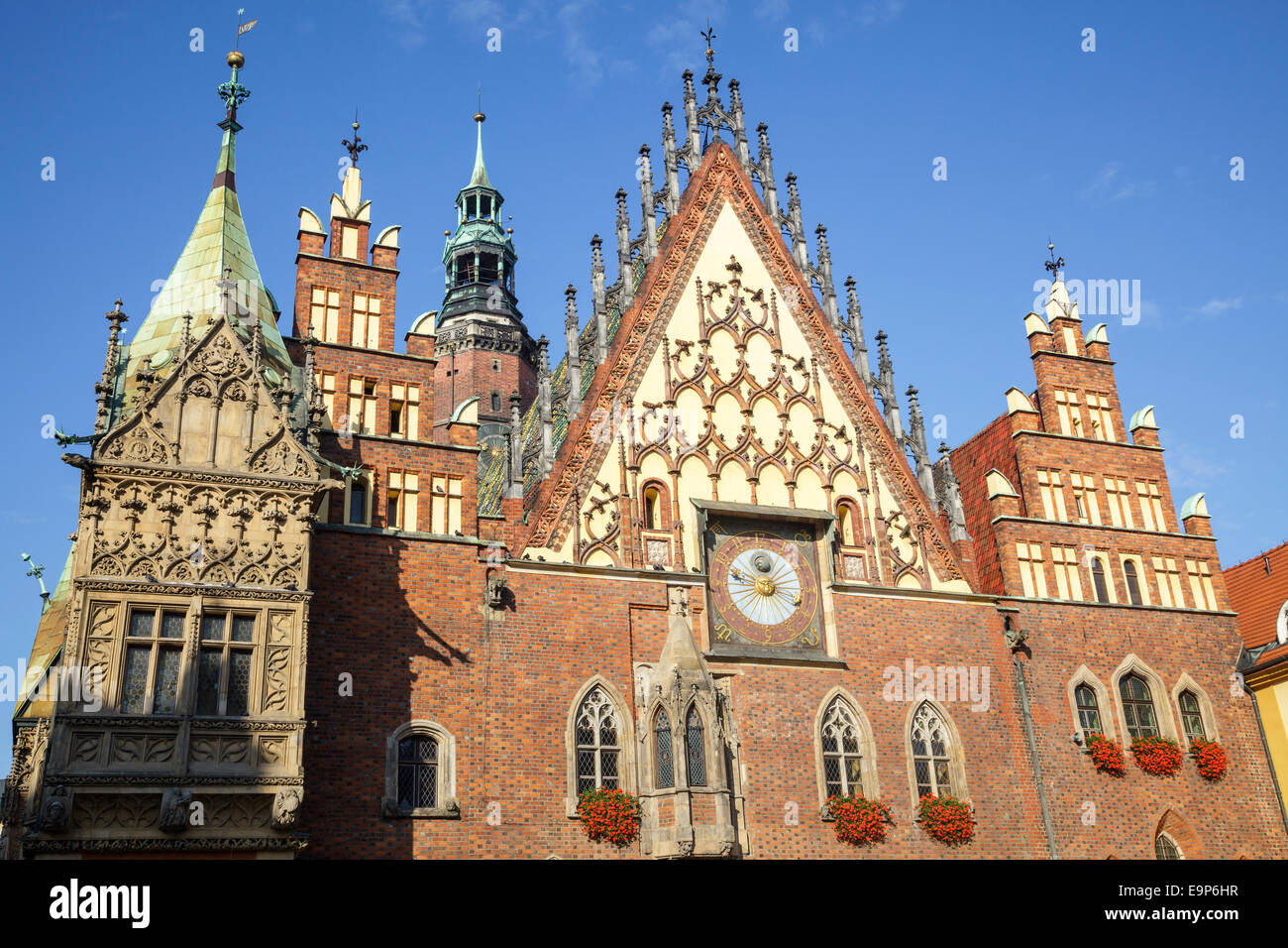 Old town hall hi-res stock photography and images - Alamy