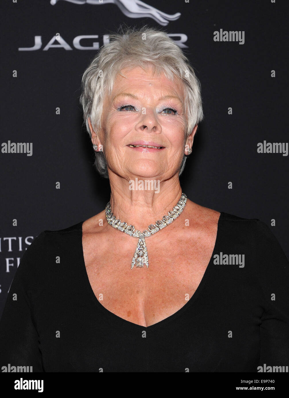 Beverly Hills, California, USA. 30th Oct, 2014. Dame Judi Dench arrives ...