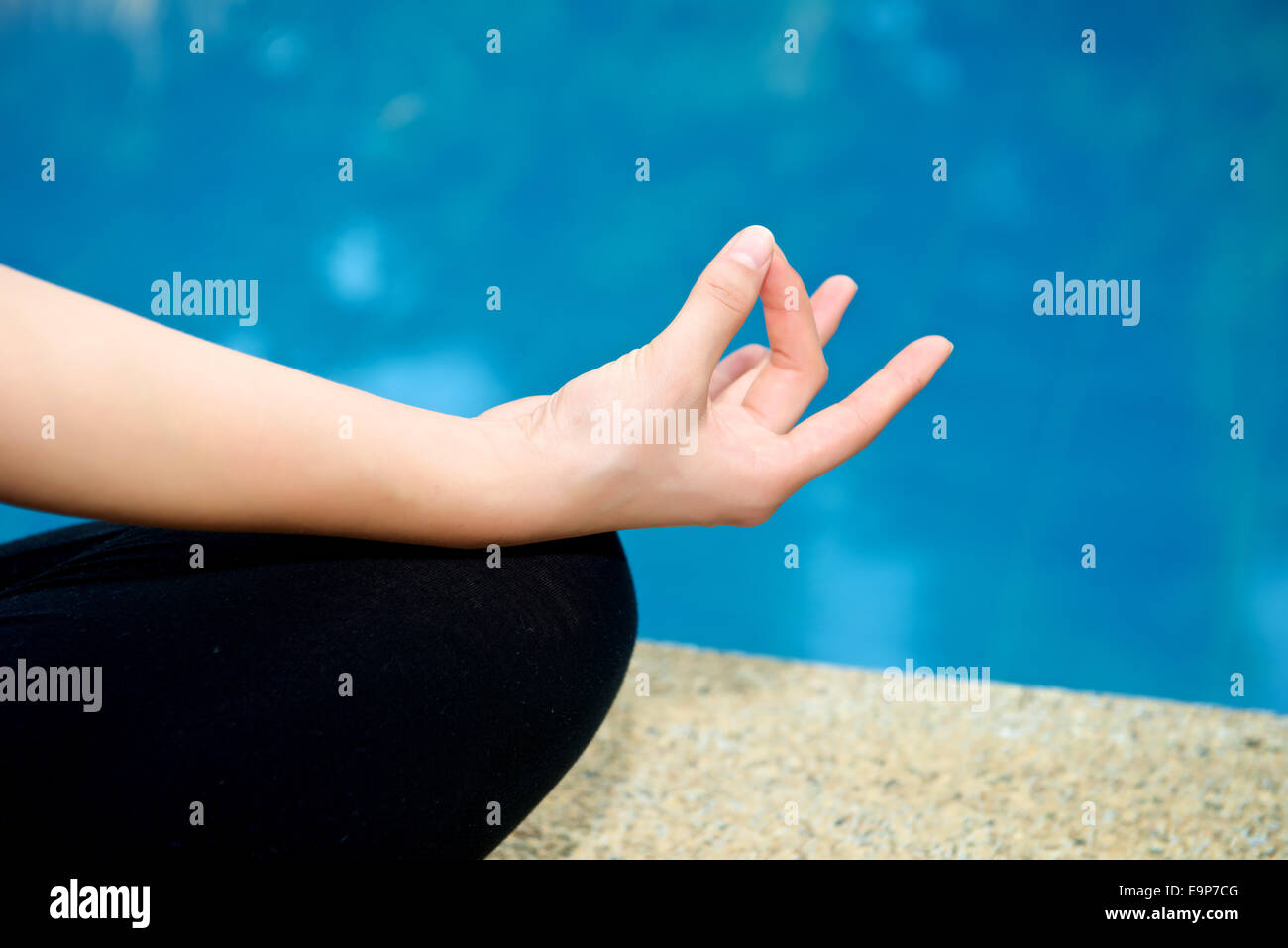 Hand pose hi-res stock photography and images - Alamy
