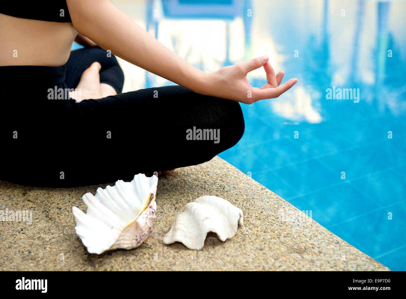Girl hand pose hi-res stock photography and images - Alamy