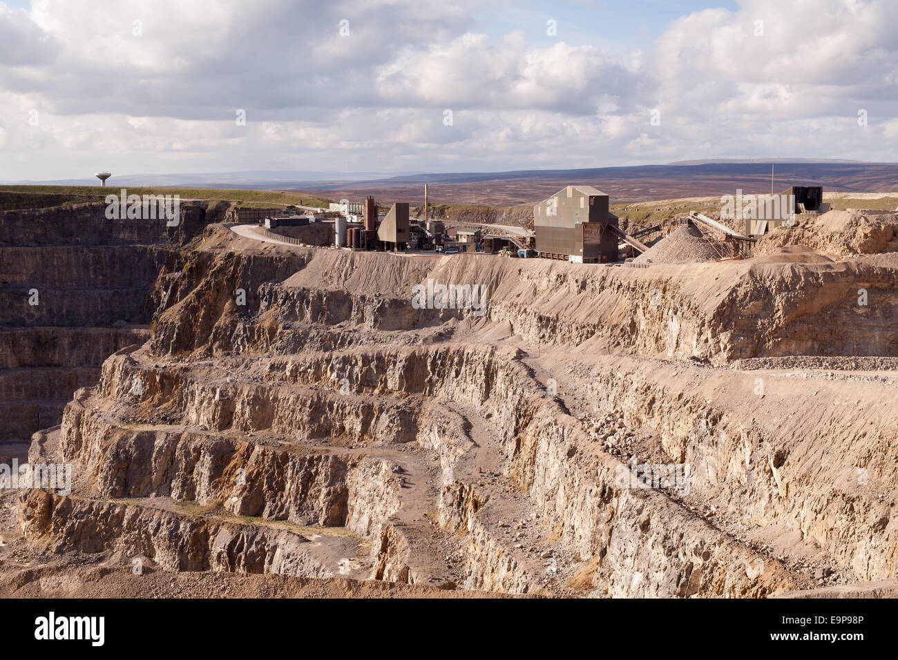 The Coldstone Cut is a piece of public art at Coldstone Quarry near ...