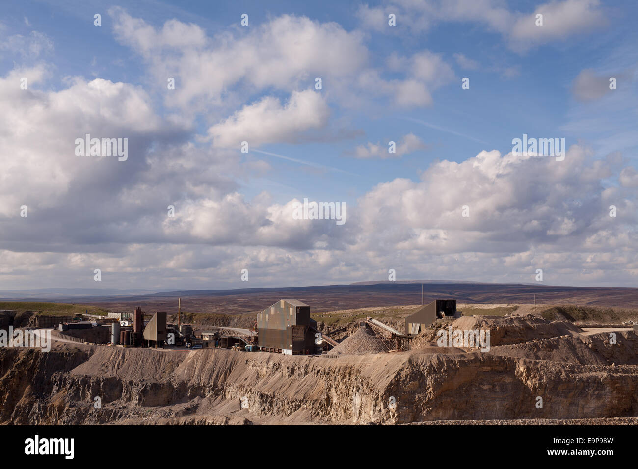 The Coldstone Cut is a piece of public art at Coldstone Quarry near ...