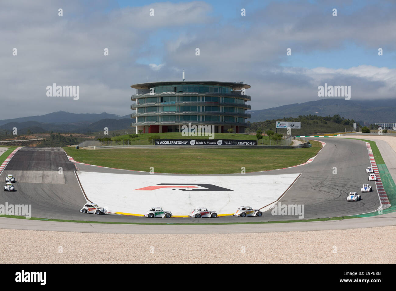 Acceleration 2014: Legend Supercup race at Algarve International ...