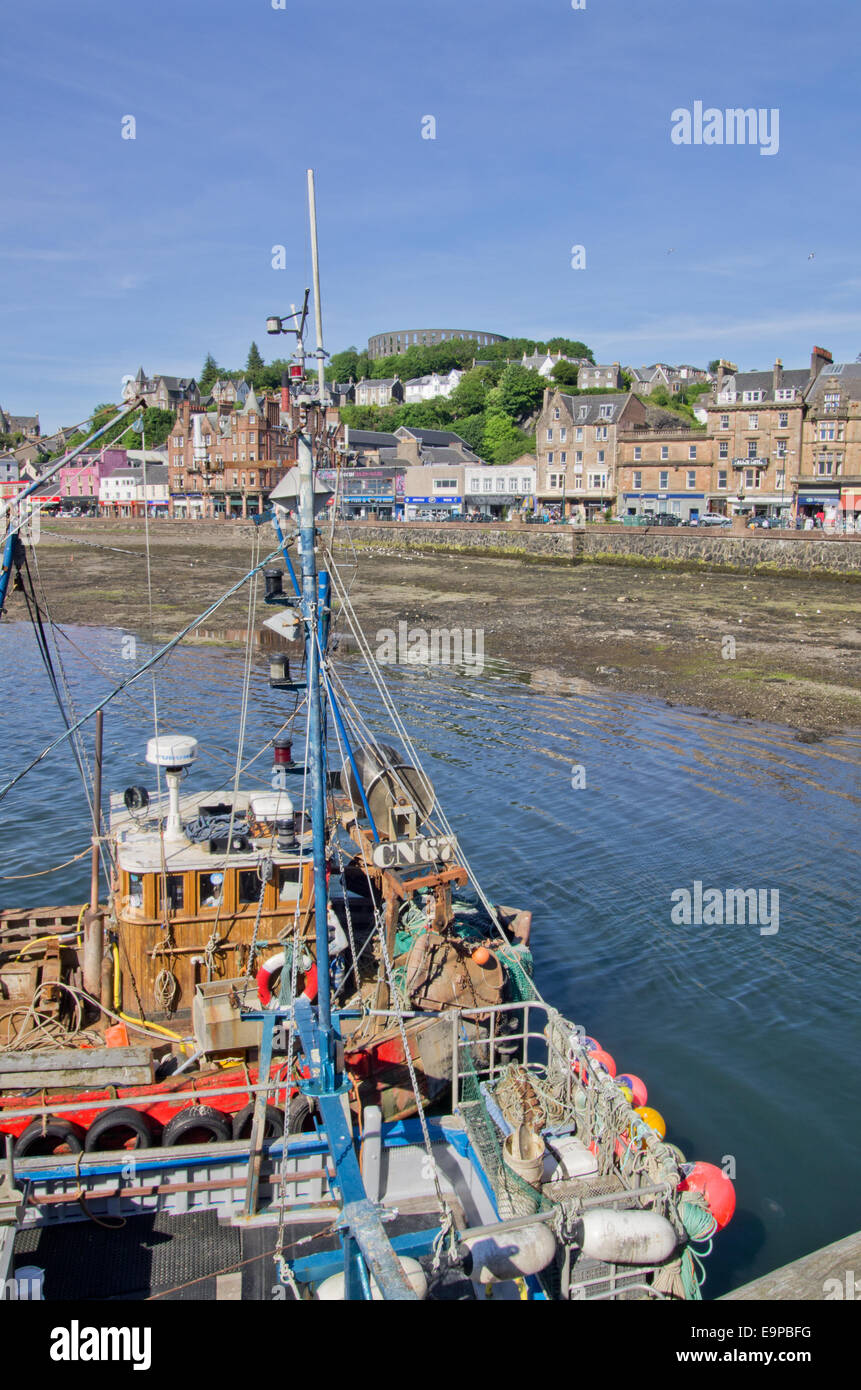 Fishing boats oban hi-res stock photography and images - Alamy