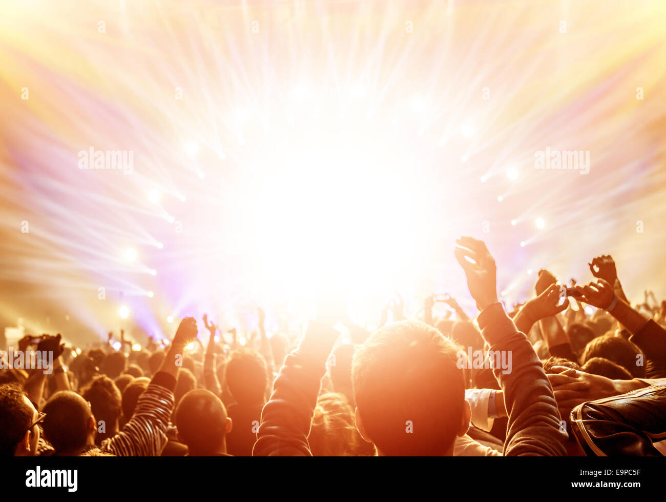 Outdoor rock concert at night hi-res stock photography and images - Alamy