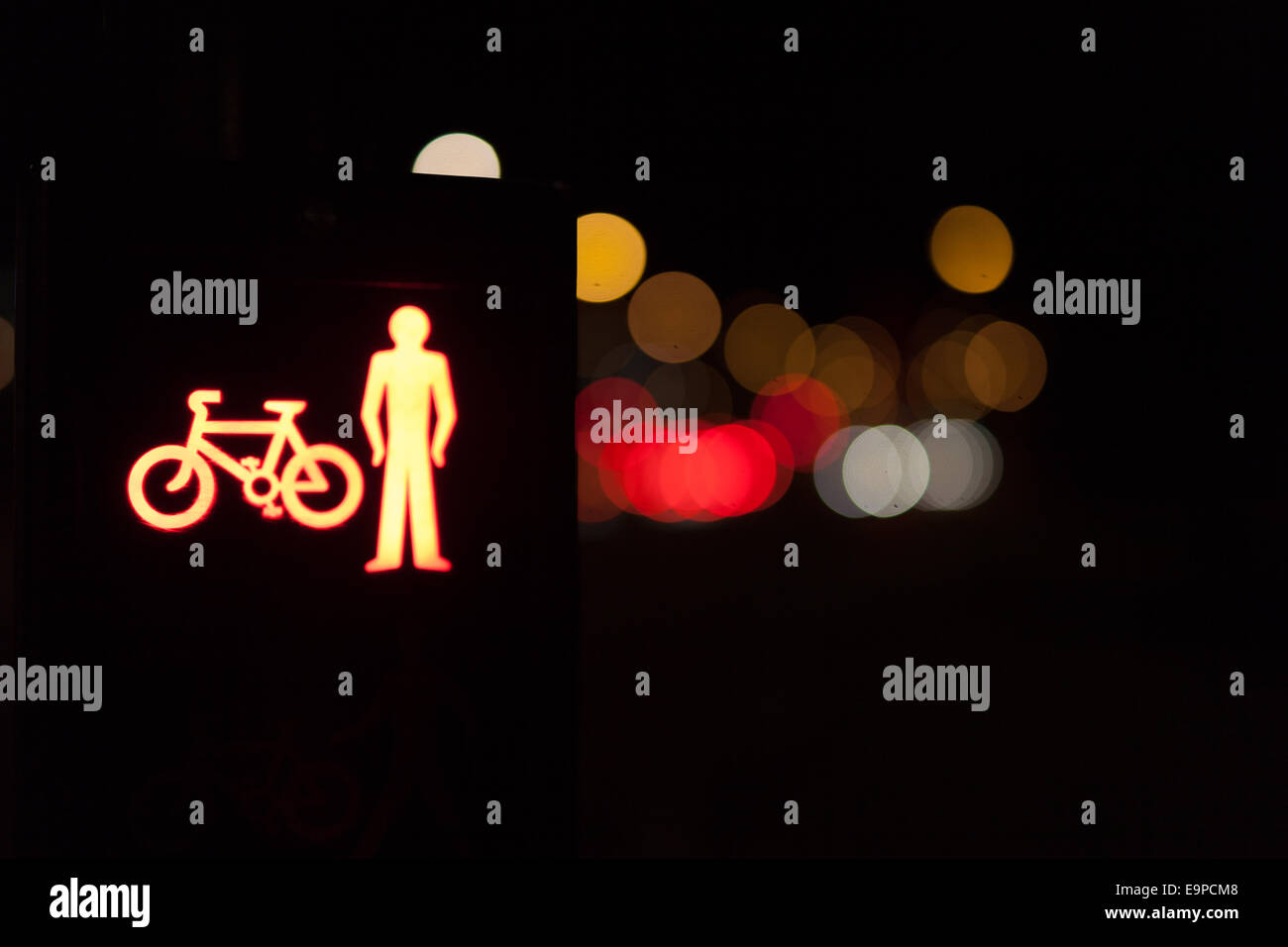 Crossing lights hi-res stock photography and images - Alamy