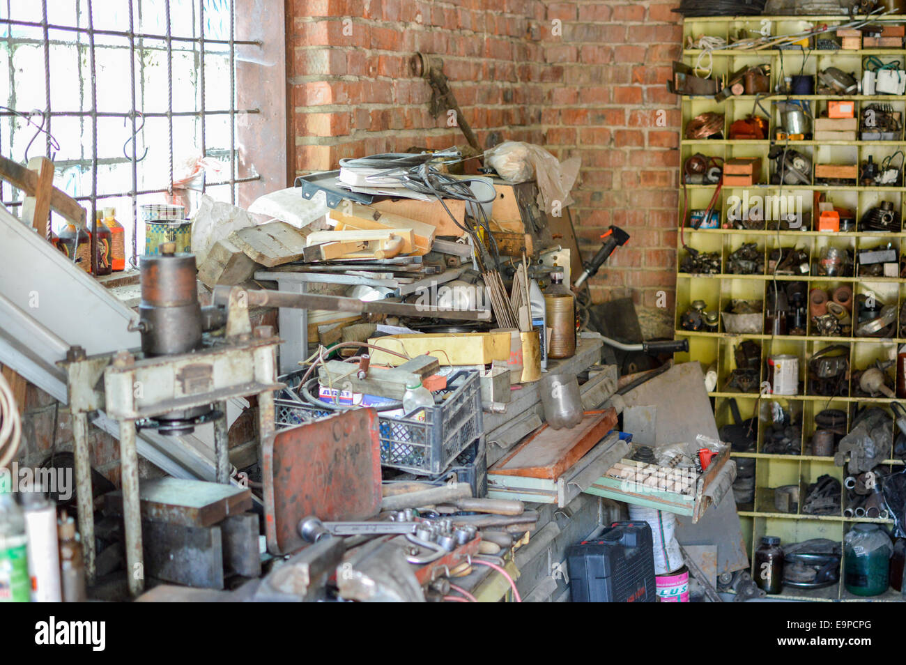 Non standard hi-res stock photography and images - Alamy