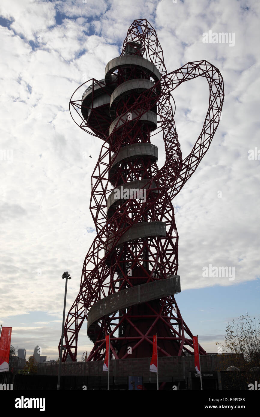 Abseiling from the Arcelor Mittal Orbit the UK's tallest sculpture in ...