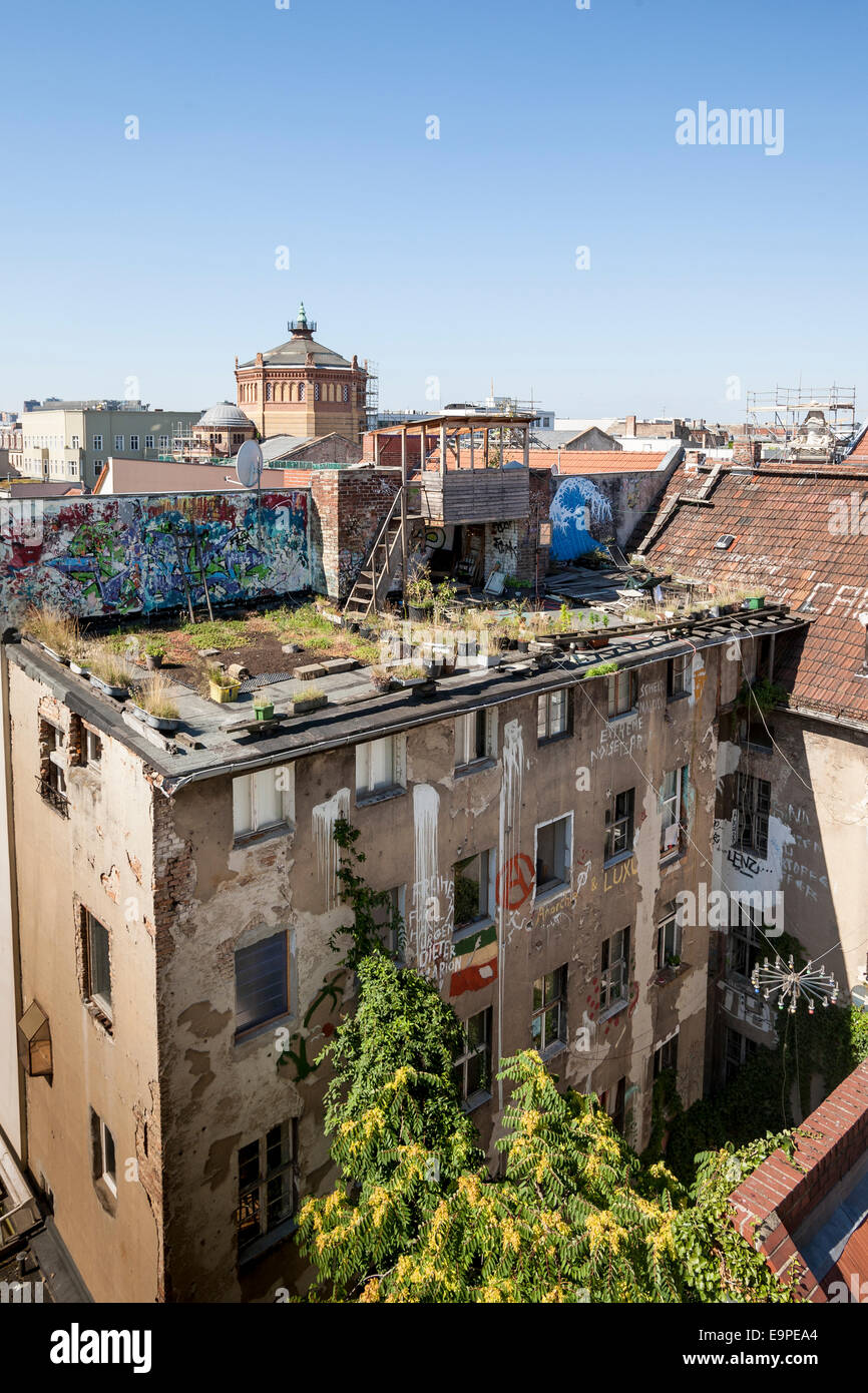 Berlin germany roofs residential buildings hi-res stock photography and ...