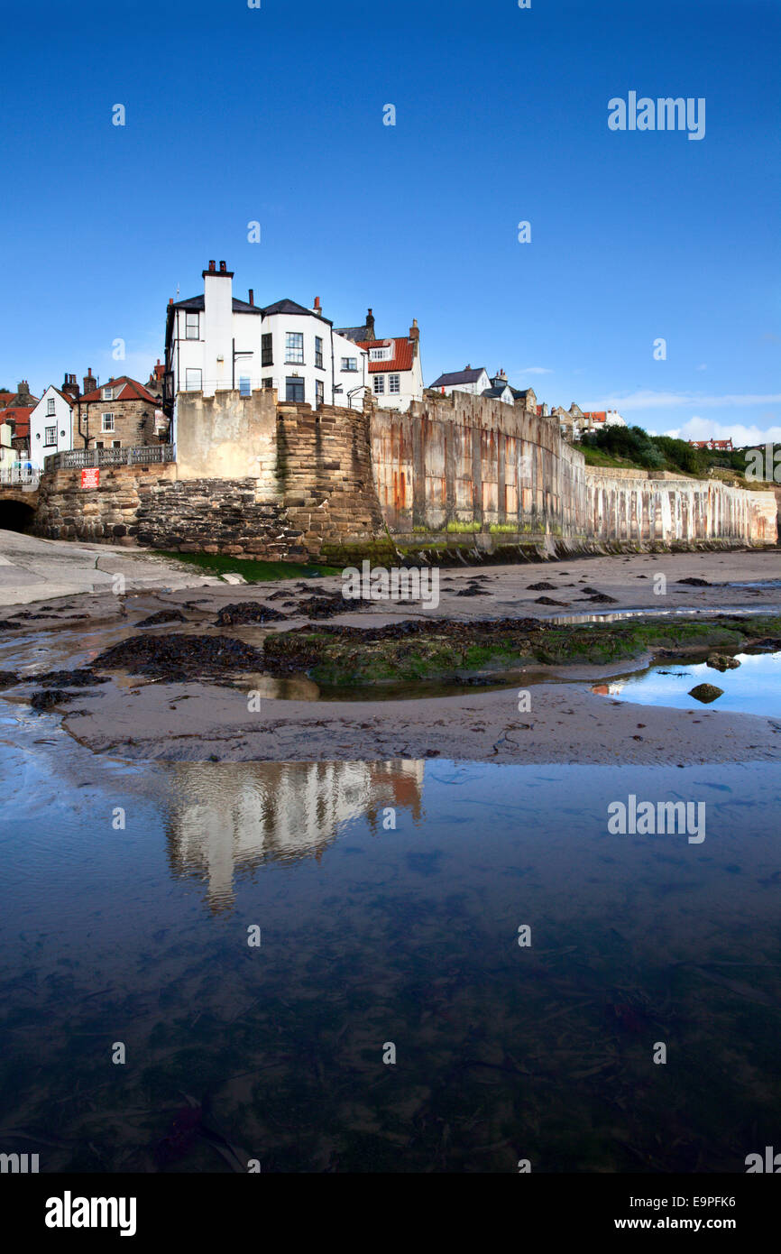 Robin hoods bay inn hi-res stock photography and images - Alamy
