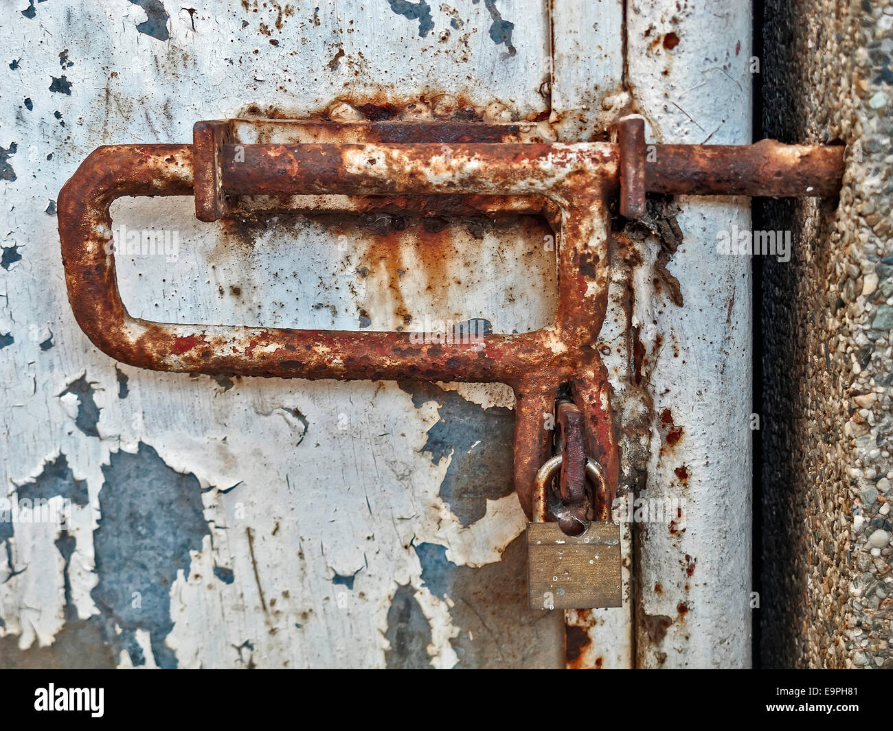 Gate latch hi-res stock photography and images - Alamy