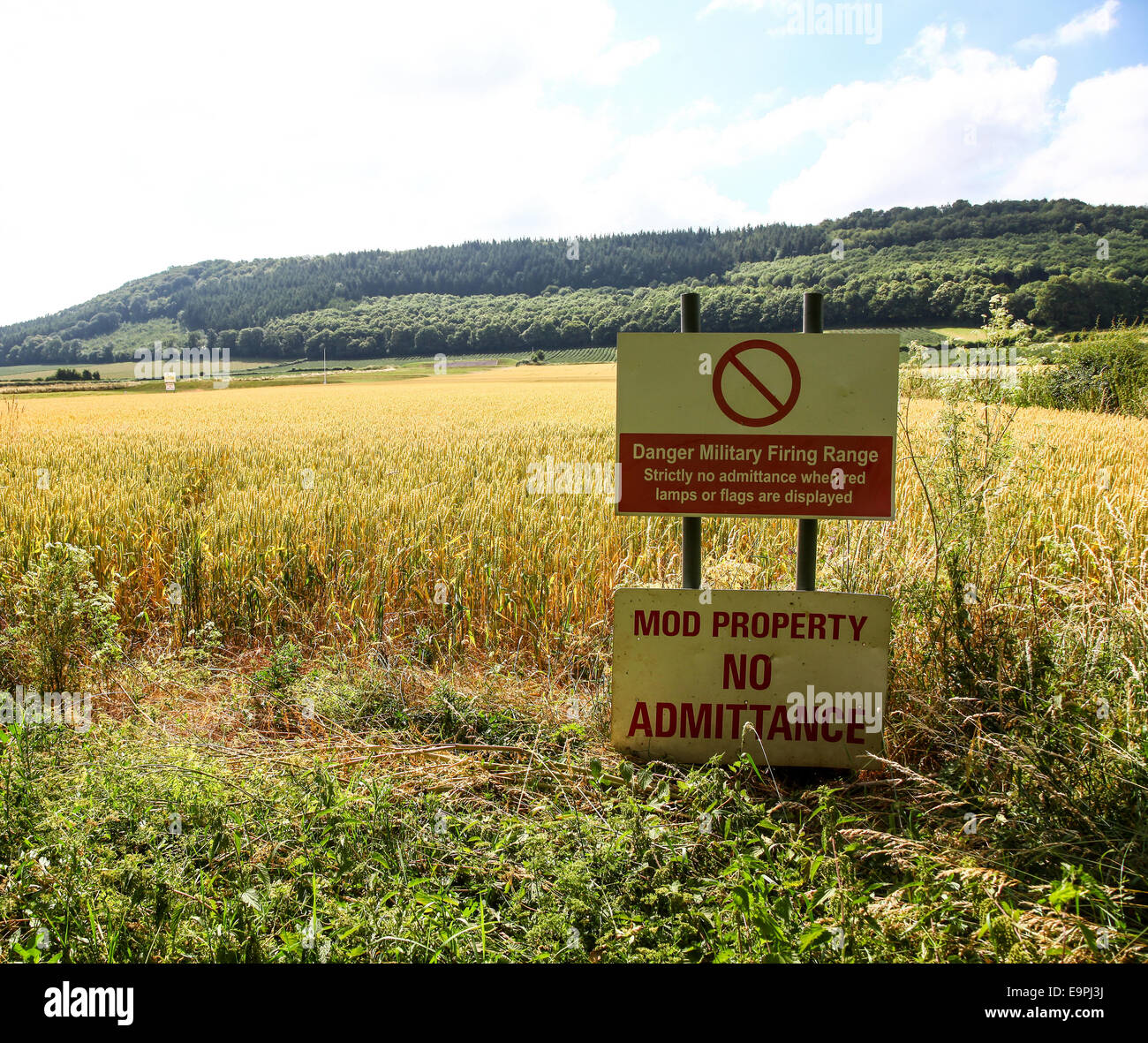 Sign saying Danger military firing range MOD property no admittance ...