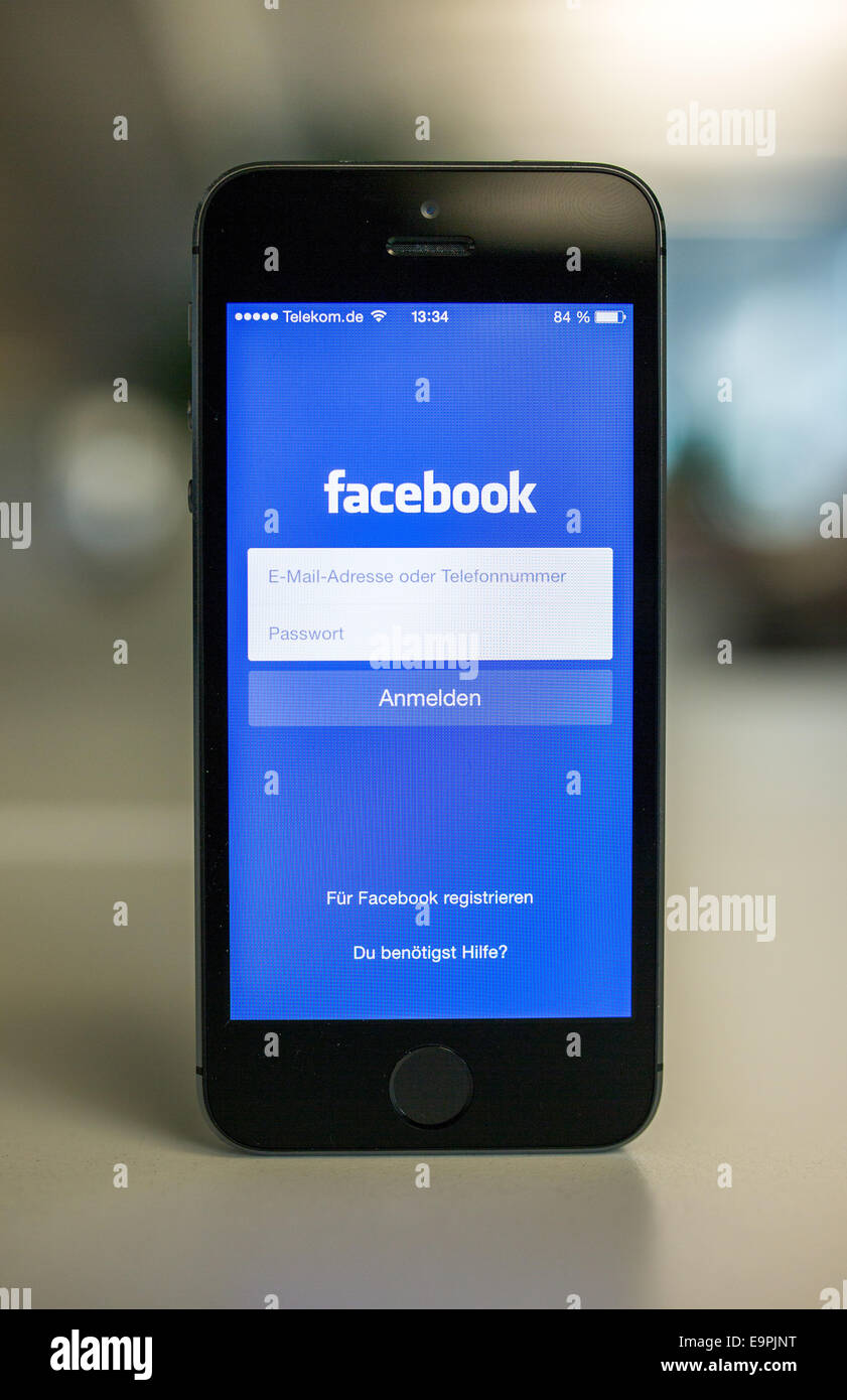 Photo illustration facebook logo hi-res stock photography and images ...