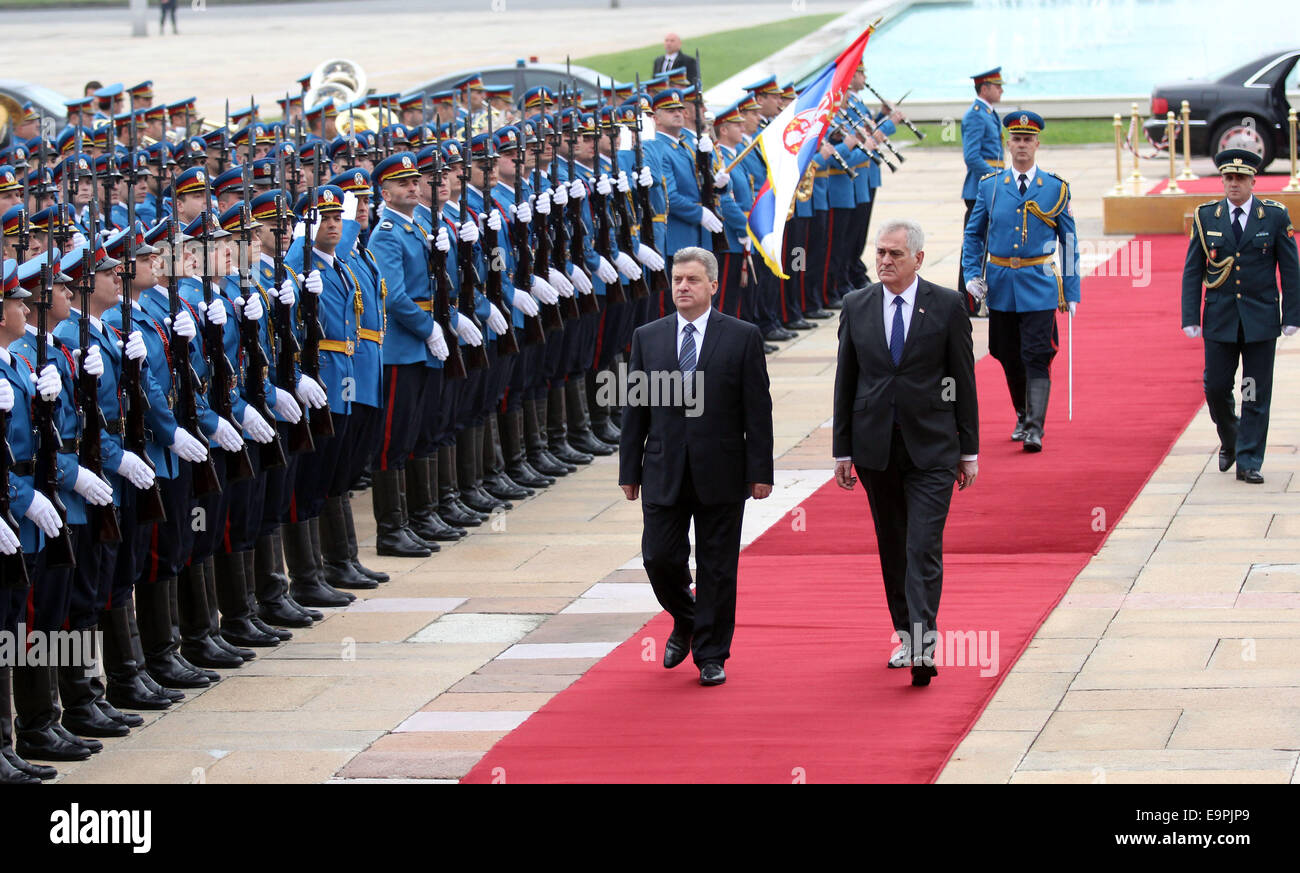 (141031) -- BELGRADE, Oct. 31, 2014 (Xinhua) -- Visiting Macedonian ...