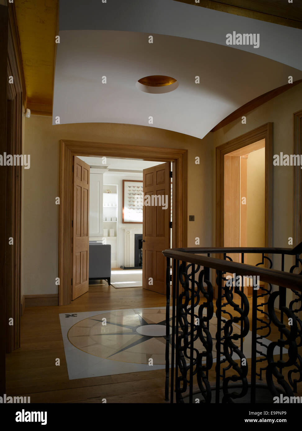 Chelsea railing hi-res stock photography and images - Alamy