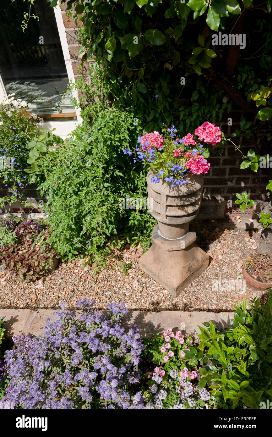 Victorian chimney pot hi-res stock photography and images - Alamy
