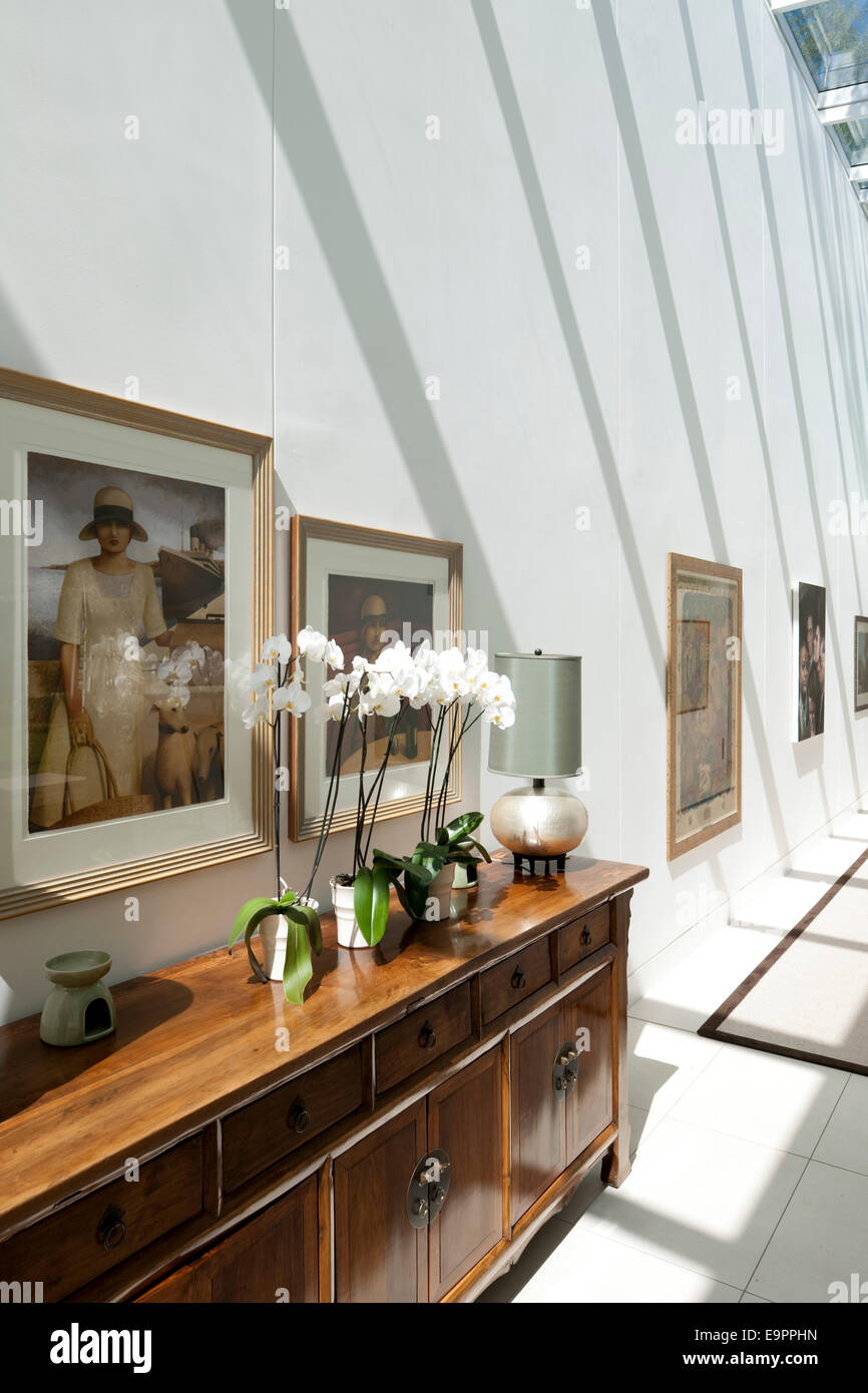 Uk and eu corridor hi-res stock photography and images - Alamy