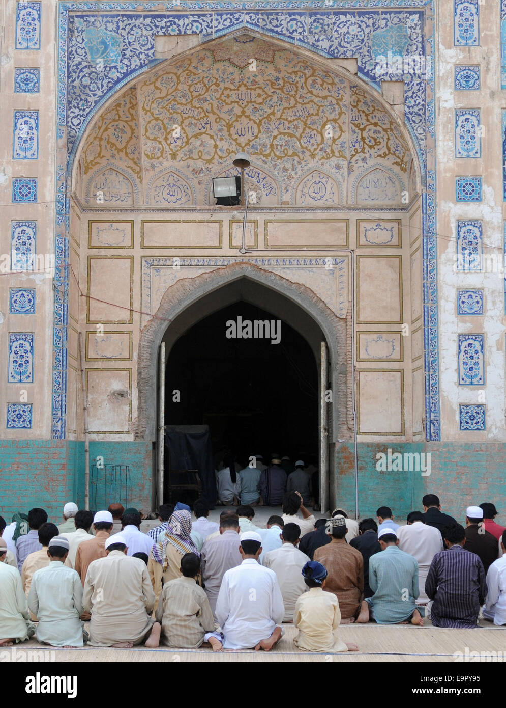 Multan, Pakistan. 31st Oct, 2014. Muslims offer Friday prayers at a ...