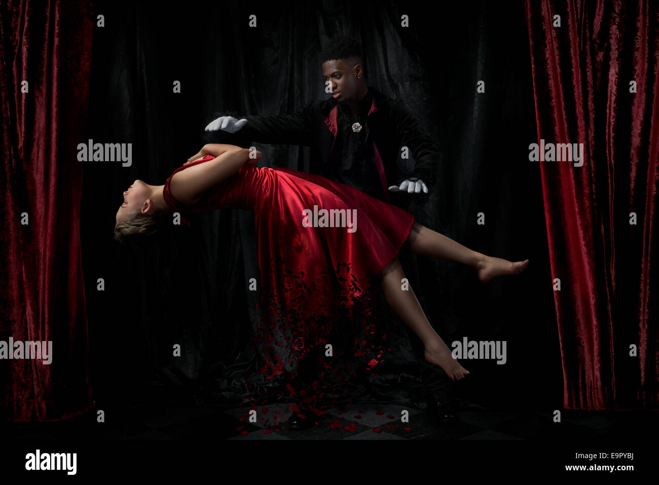 Woman levitation magic show hi-res stock photography and images - Alamy